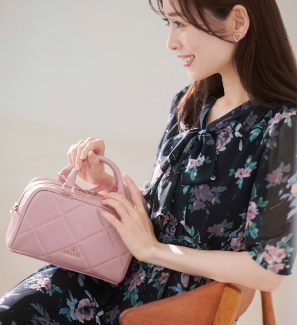 【TOCCA】泉里香が魅せる、華やぎある毎日の装い。 | ファッション通販サイト[オンワード・クローゼット]