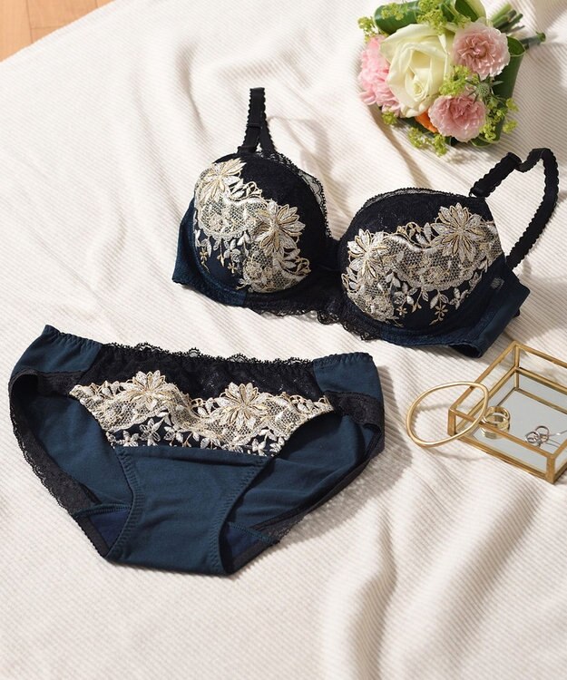 【スキマフィットブラ】 すきまを埋めてボリュームアップ ふわふわもちもち触感 ウイング／ワコール KB2362 / Wing | ファッション通販 【公式通販】オンワード・クローゼット